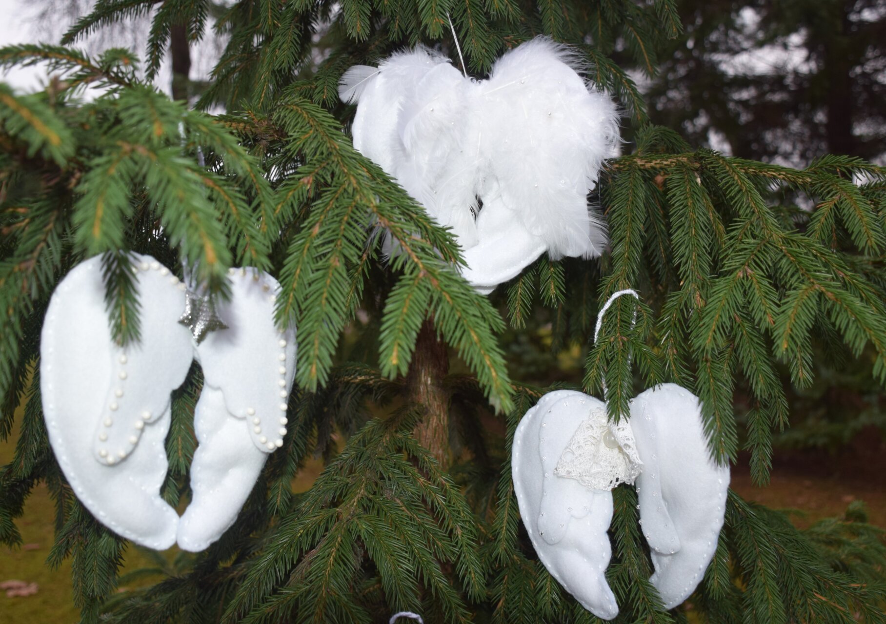 Akcijai „Angelo sparnai“ sukurtos kalėdines puošmenos iškeliavo į LR ...
